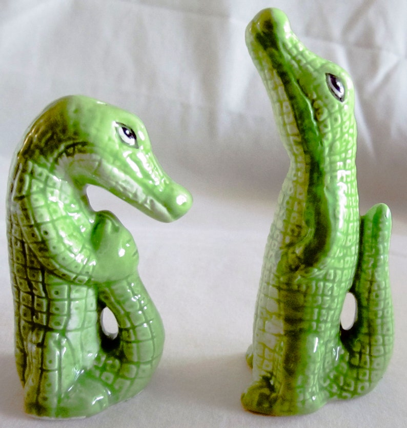 A Vintage Pair of Ceramic Alligator Salt and Pepper Shakers - Etsy