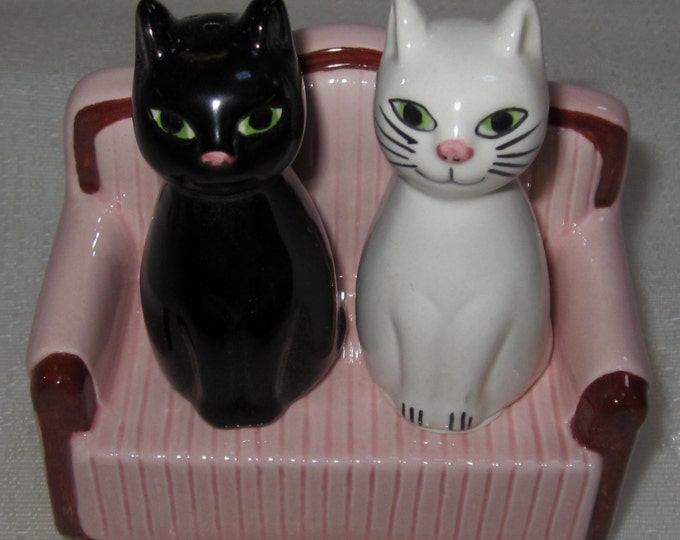 A Vintage Ceramic 3 Piece Set of a Pair of Cats on a Couch Salt and ...