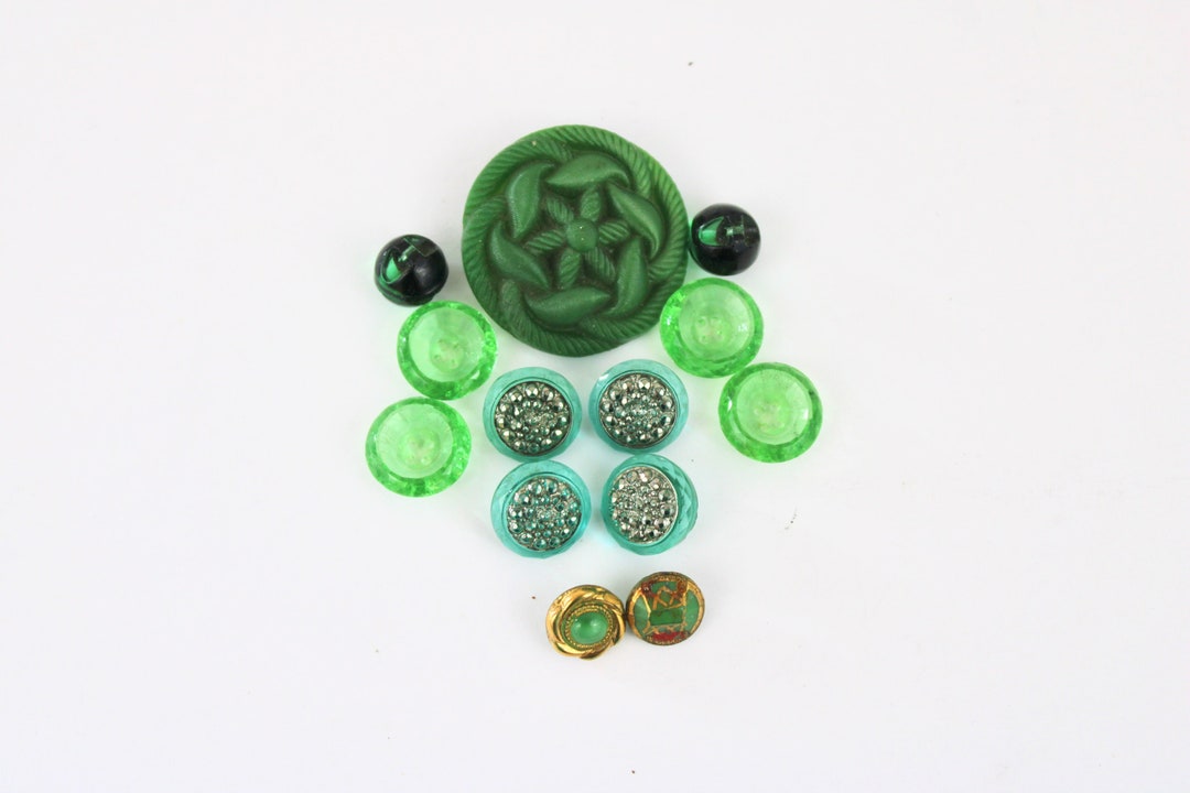 Vintage Green Glass Buttons Lot 13 Mixed Glass Buttons MB205 - Etsy