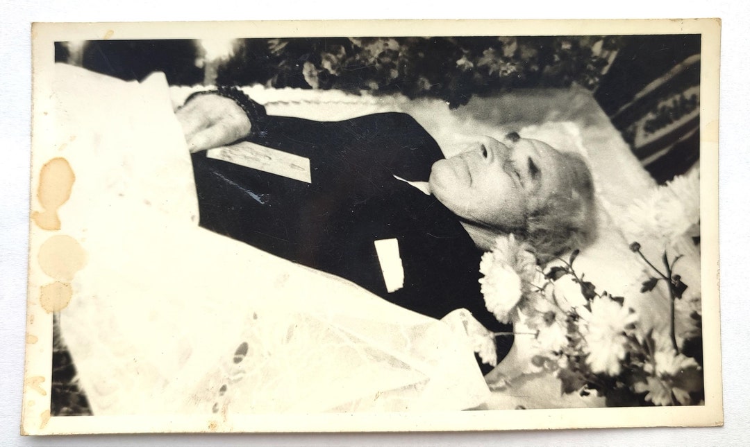 Funeral Ceremony Original Vintage Photography Men in Coffin Funeral ...