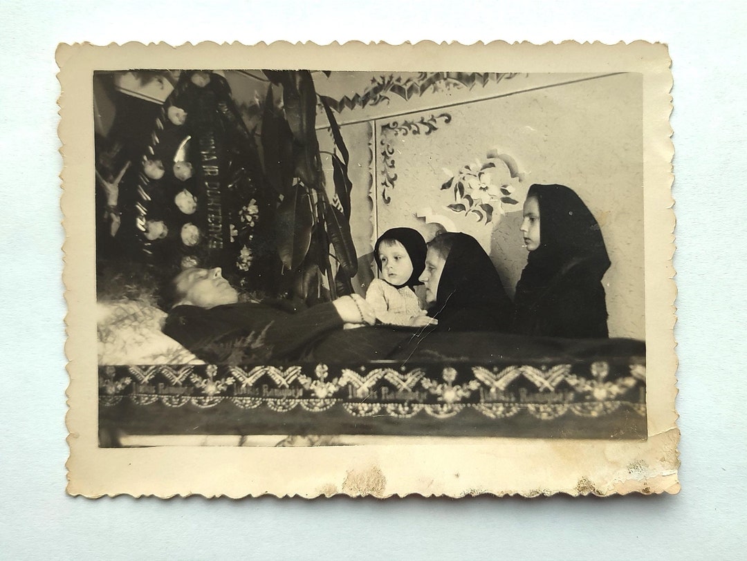 Mourning the Dead Funeral Ceremony Original Vintage Photography Man in ...