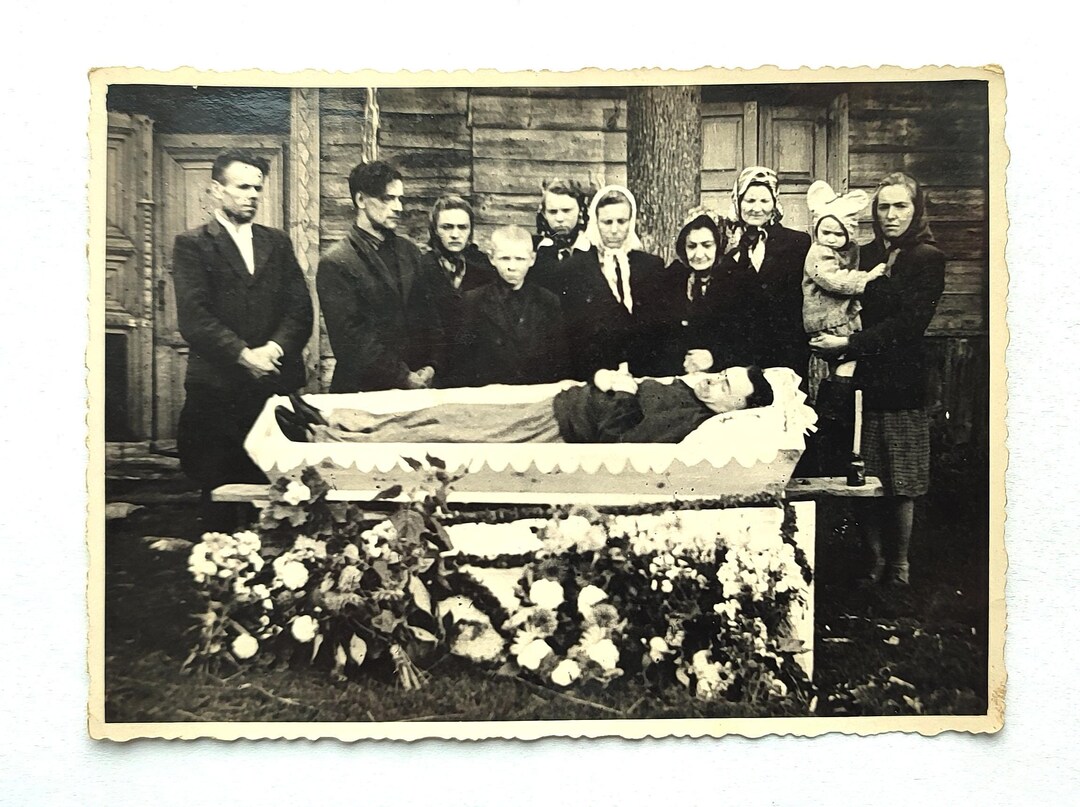Funeral Ceremony | Original Vintage Photography | Men in Coffin ...