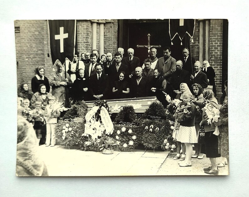 Funeral Ceremony | Original Vintage Photography | Old Cemetery | Burial ...
