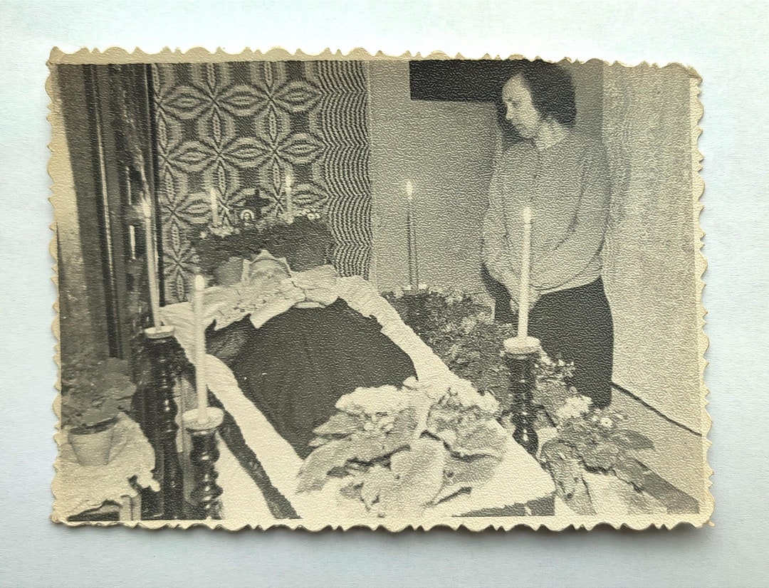 Mourning for Dead Funeral Ceremony Original Vintage Photography Women ...