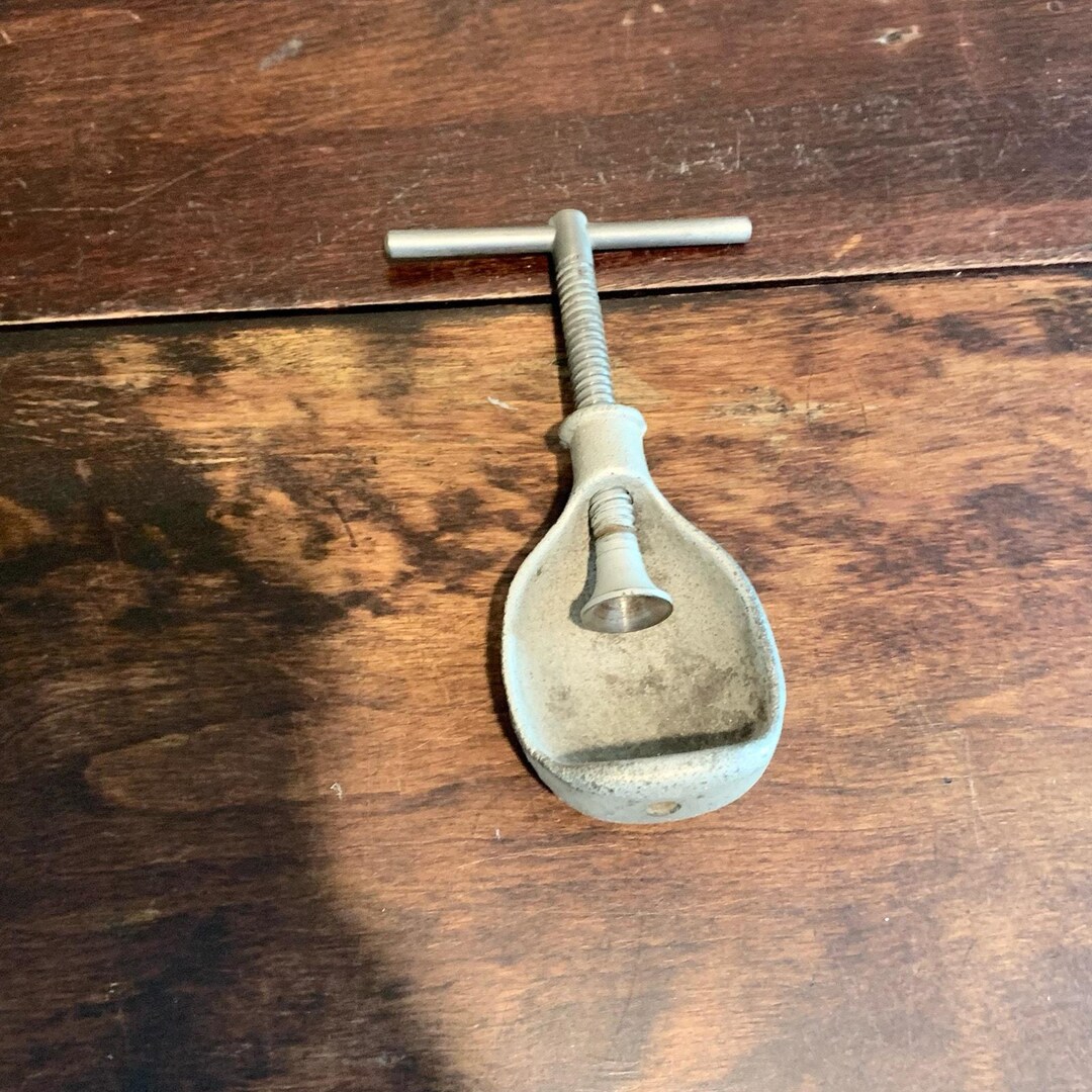 VTG 50s MCM Heavy Cast Metal Walnut Pecan Handheld Twist Screw ...