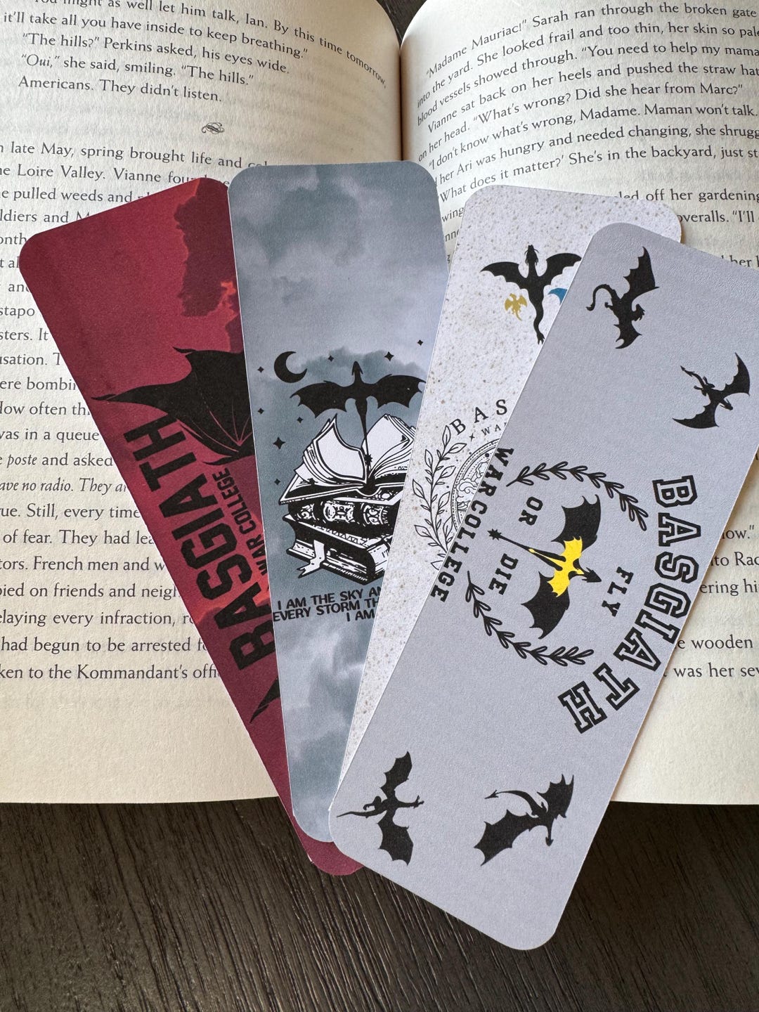 Fourth Wing Bookmarks: Basgiath War College Dragon Design - Etsy