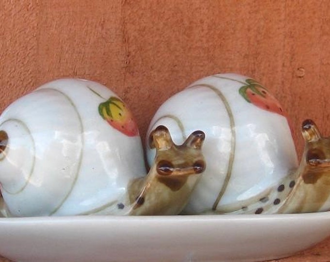 Sadek Snail Salt and Pepper Shakers - Etsy