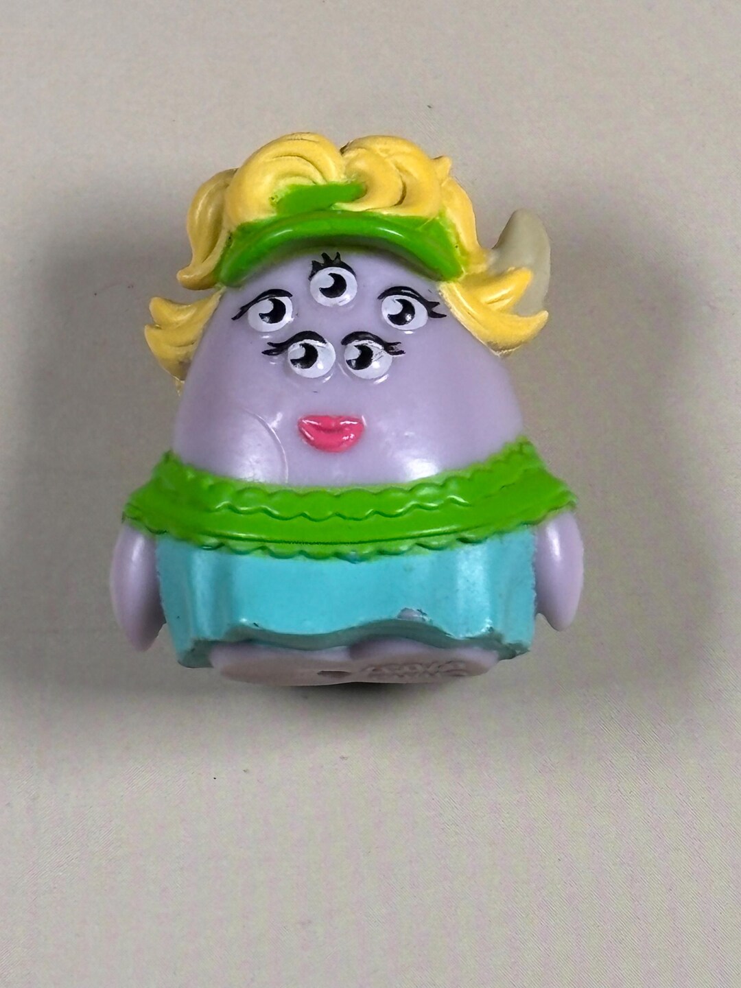 Spin Master: Monsters University - Monster Minis 1” - Sheri Squibbles ...