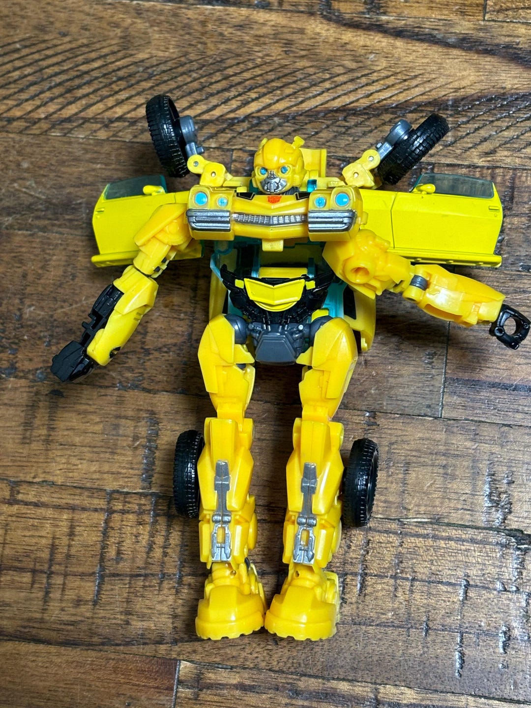 Takara Tomy Transformers Beast Awakening Bd-01 Deluxe Class Bumblebee ...