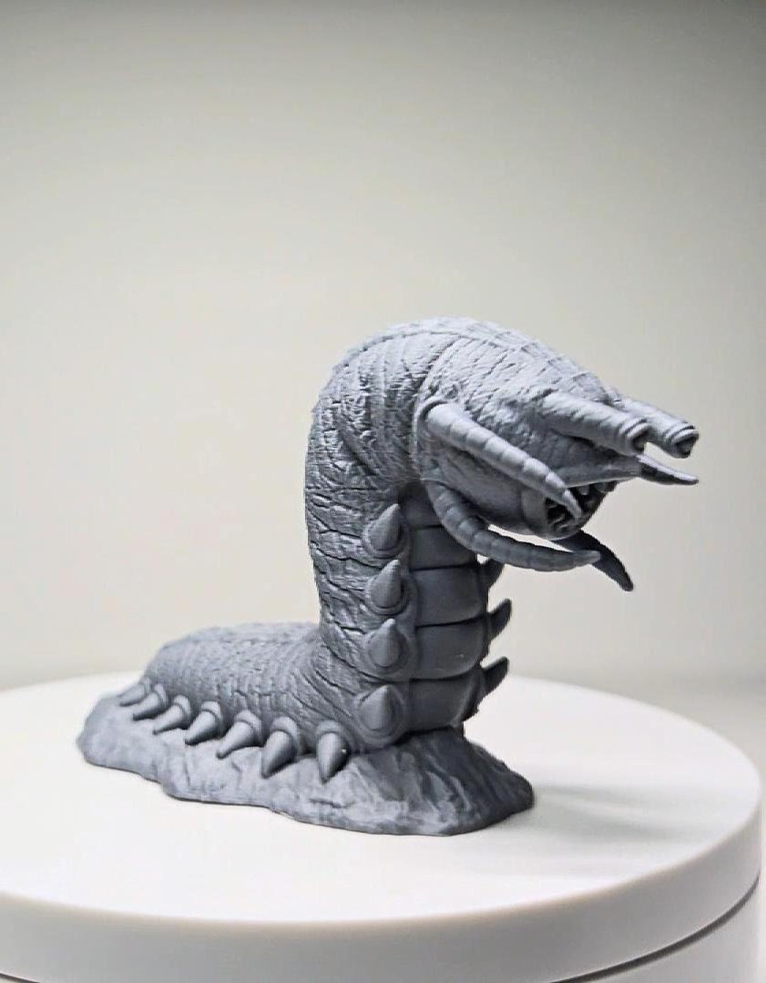 Giant Cave Grub Table Top Miniature Monster Kit - High Quality 28mm 5e ...