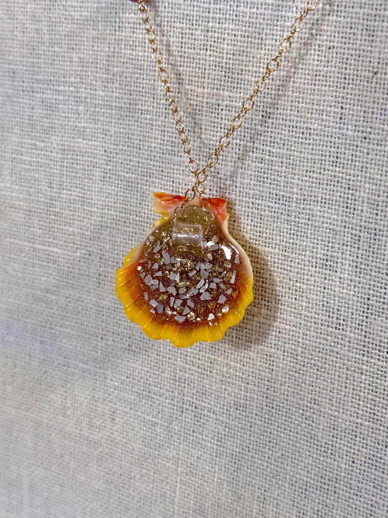 Hawaiian Sunrise Shell Necklace - Etsy