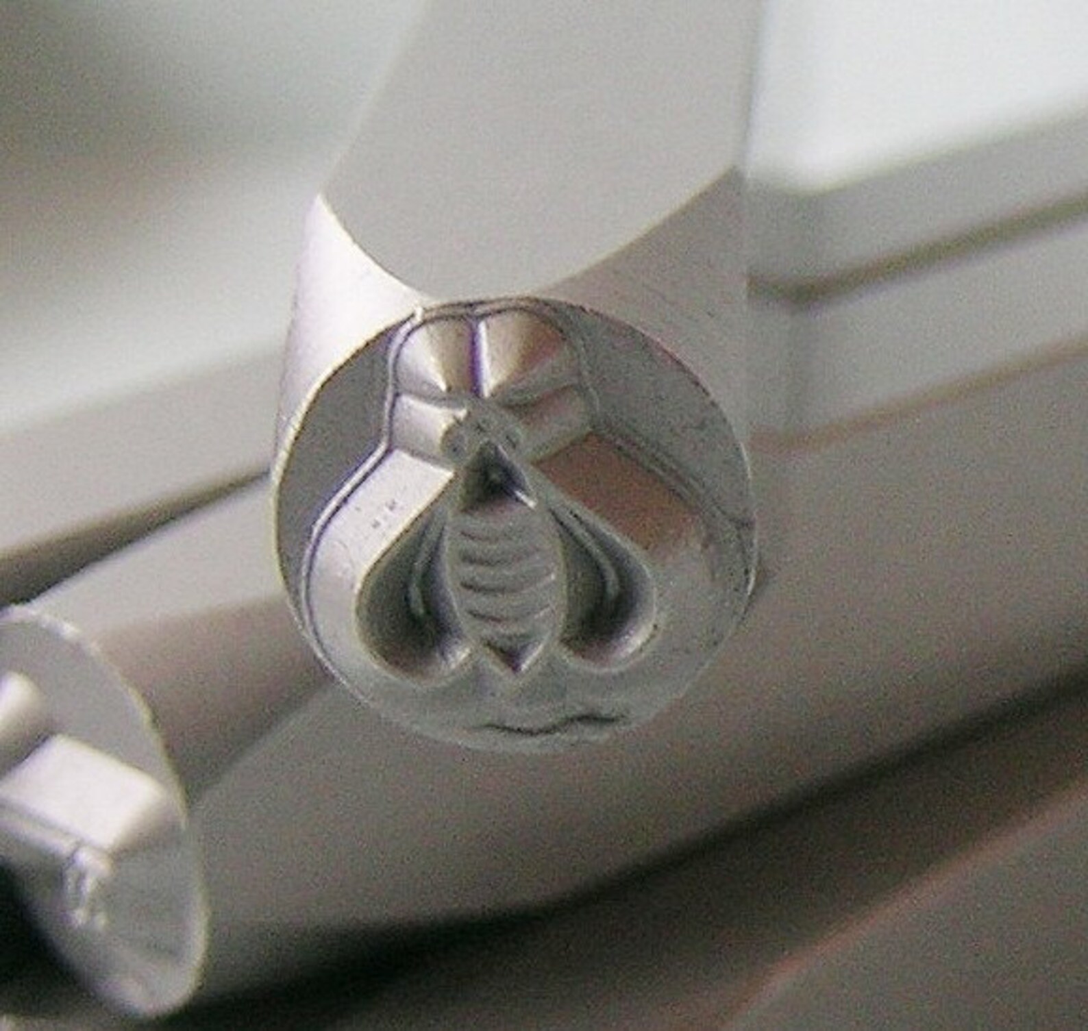 BEE Metal Design Stamp 5mm Metal Jewelry Stamping Tool the | Etsy