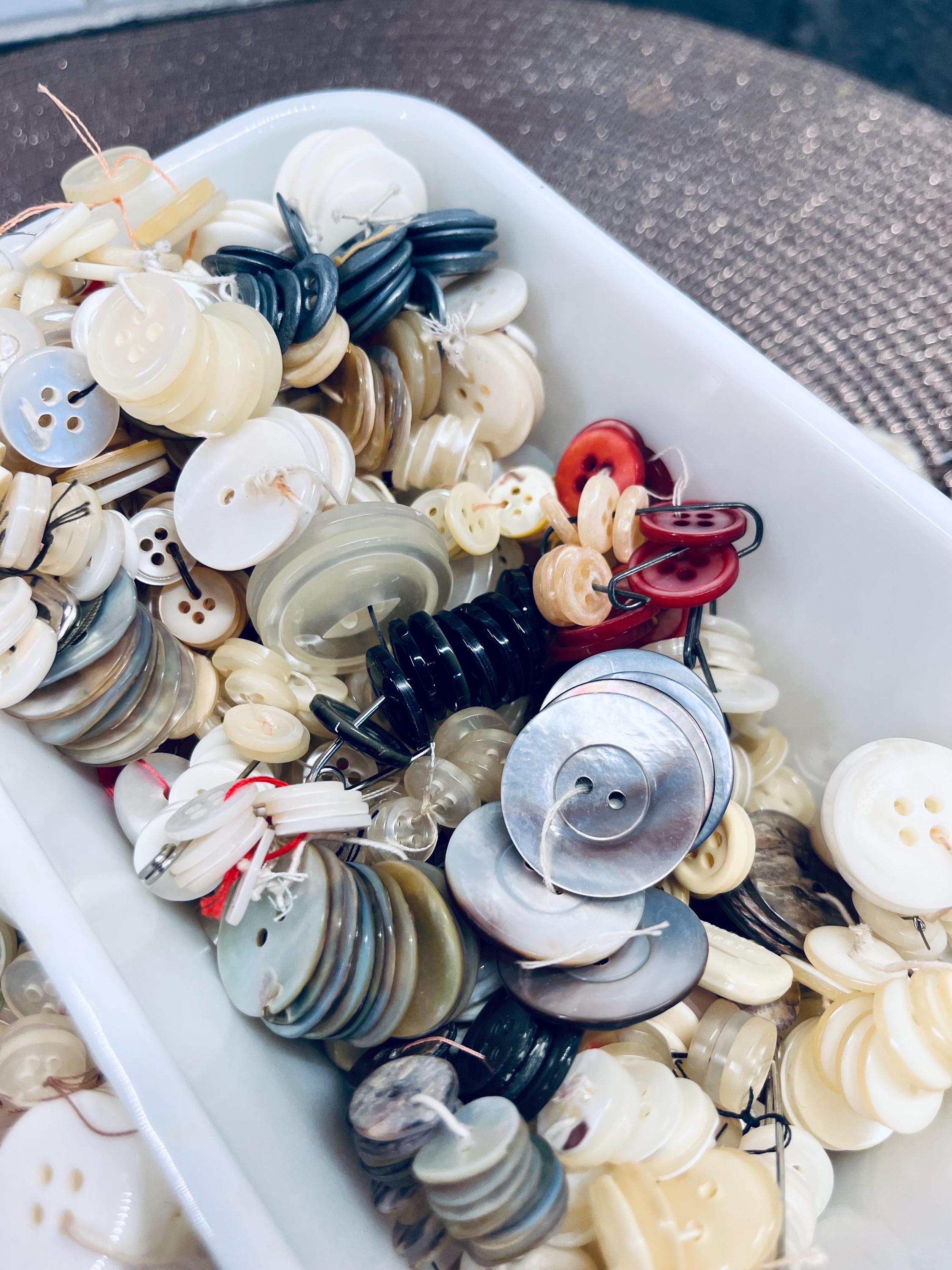 Mixed Lot of Vintage Buttons - 50 per Order - Mystery Selection - Many ...