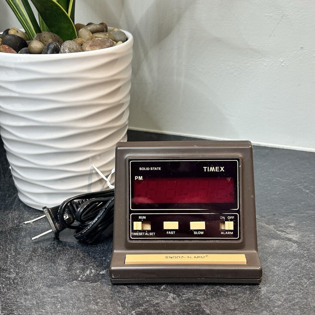 Vintage 1970’s Timex Red Light Electric Desk Digital Alarm Clock 5212-5 ...