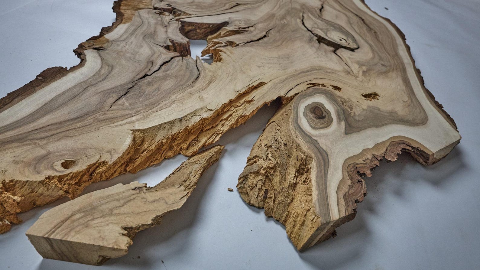 A Natural Board With Original Edges 1350x700x40 Mm / 53.15x27.56x1.57 ...