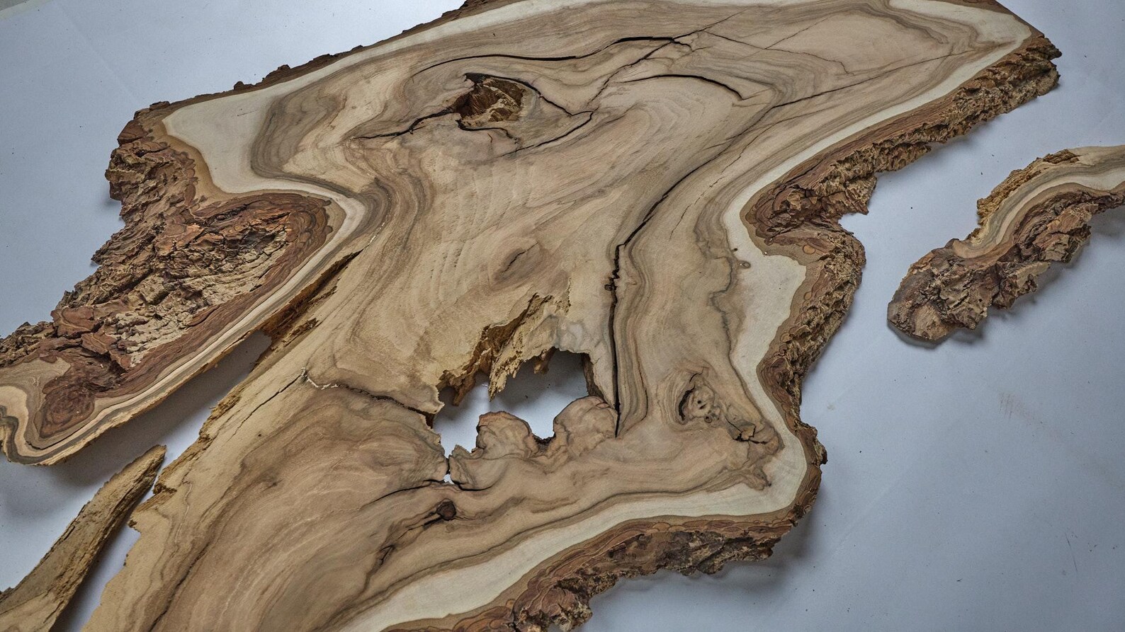 A Natural Board With Original Edges 1350x700x40 Mm / 53.15x27.56x1.57 ...