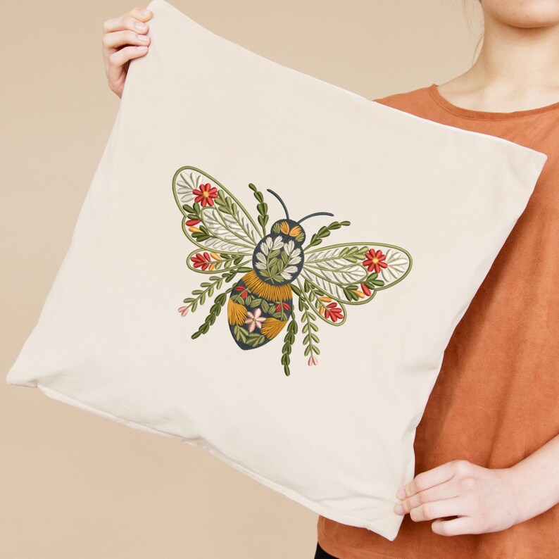 Floral Bee Embroidery Design: Nature-inspired Pattern (digital Download ...