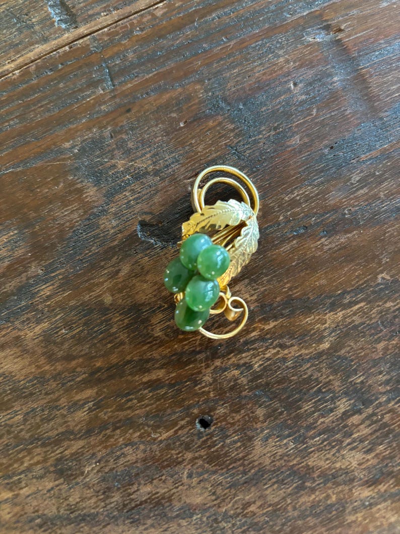 1950s Vintage Van Dell Jade Grape Cluster Brooch With Gold Leaves - Mid ...