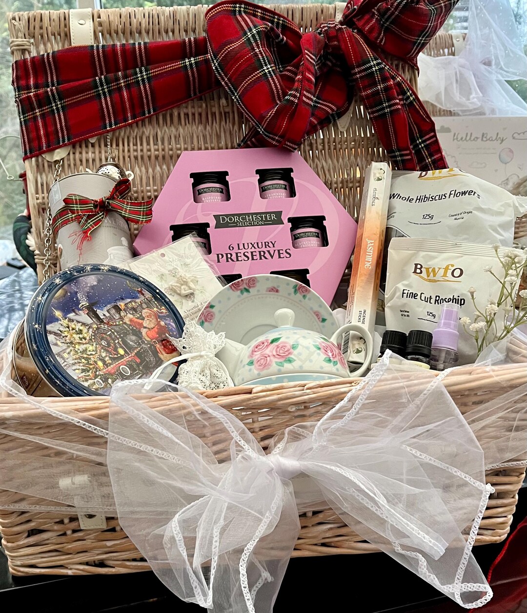 Wellbeing & Tea Hamper A Luxurious Gift of Tranquility and Positivity ...