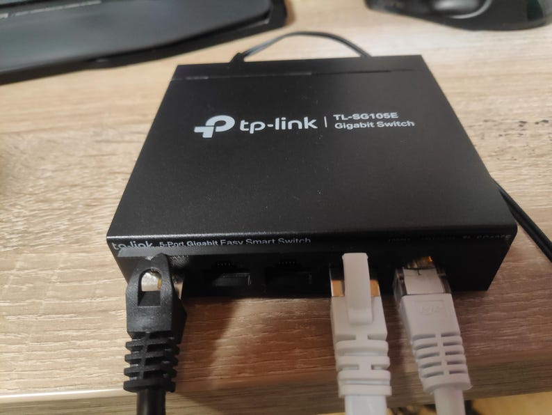 Tp-link 5-ports Gigabit Network Switch Ethernet & Power LED Blocker ...