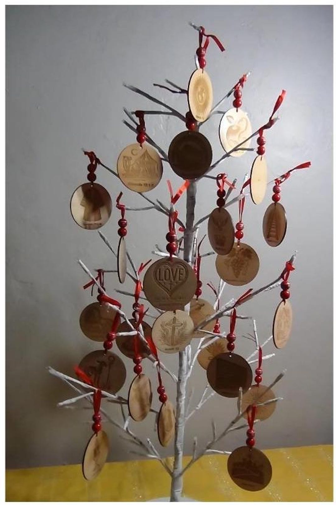 Wooden Jesse Tree Ornament Set, 25 Engraved Advent Ornaments With Bible ...