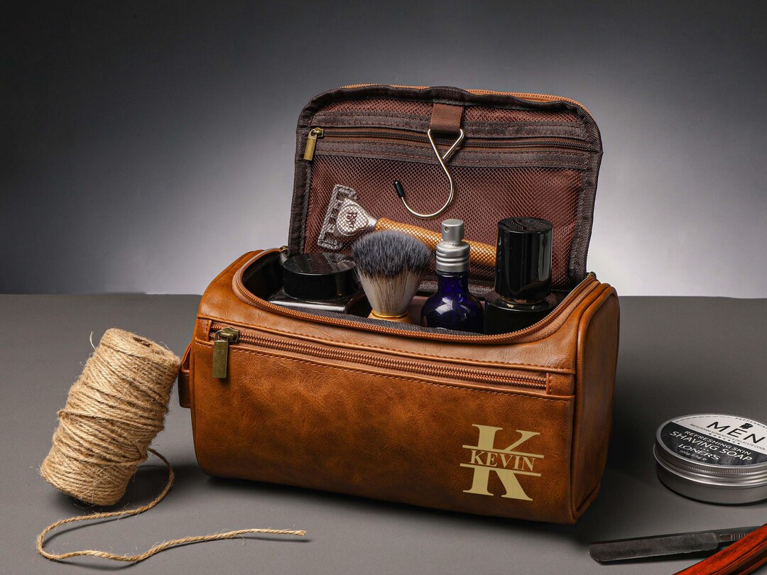 Personalized Men's Toiletry Bag, Groomsmen Gifts, Leather Toiletry Bag ...