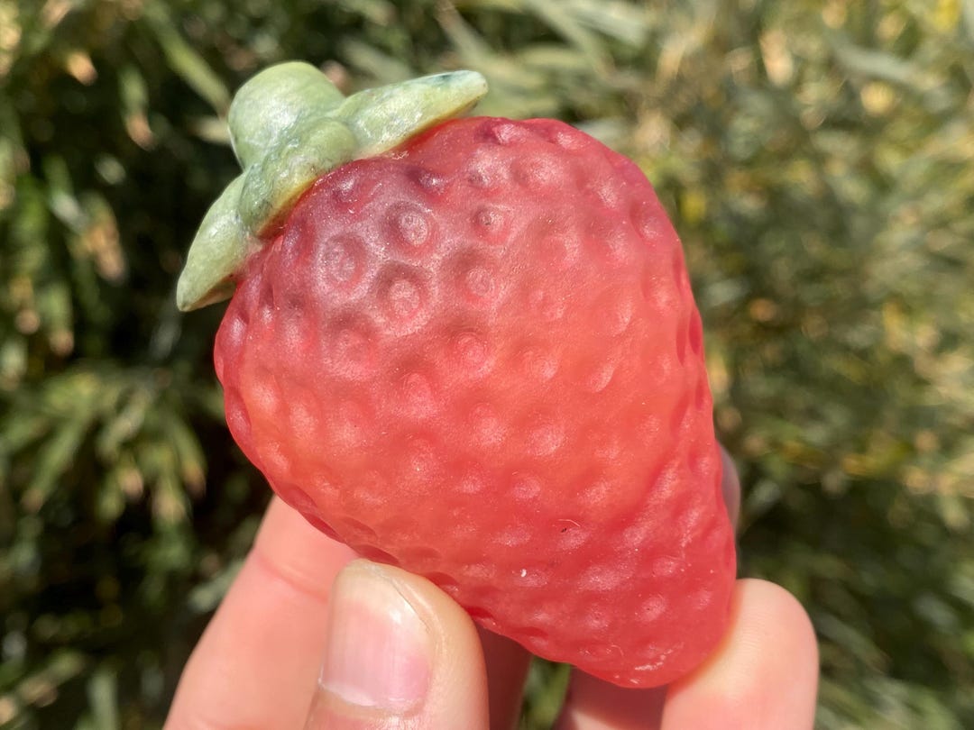 2.9" Red Smelting Stone,quartz Crystal,hand Carved,crystal Strawberries ...