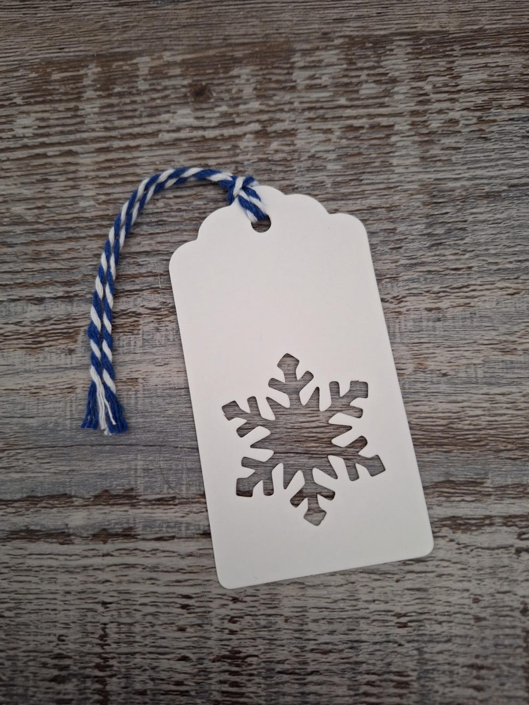 White Snowflake Die Cut Cardstock Gift Tags: Pre-strung With Twine - 10 ...