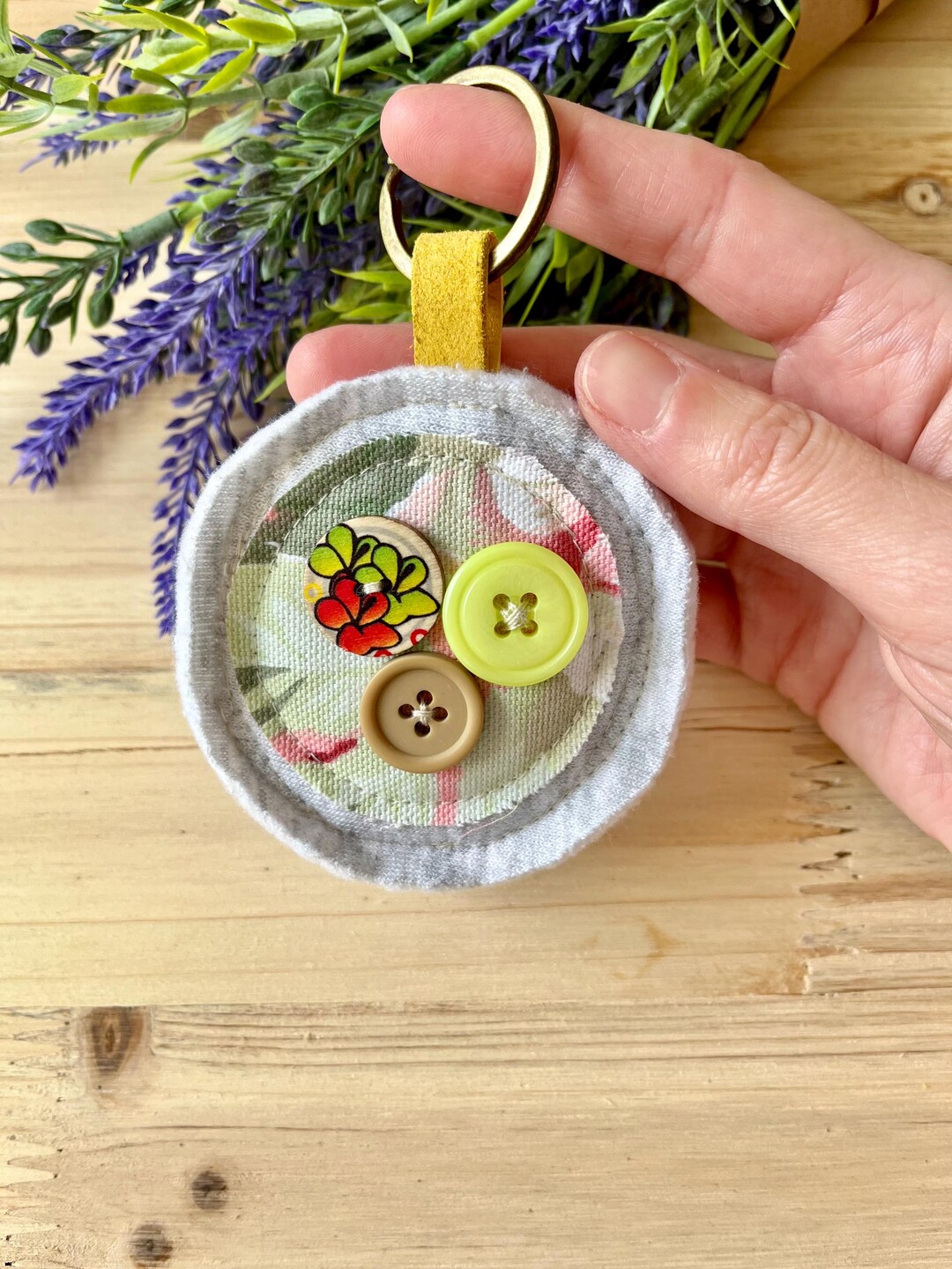 Round Shaped Keyring/upcycled Keychain/cotton Handmade Keyring/keychain ...