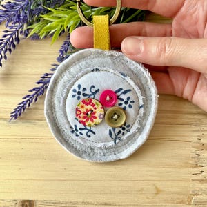 Round Shaped Keyring/upcycled Keychain/cotton Handmade Keyring/keychain ...