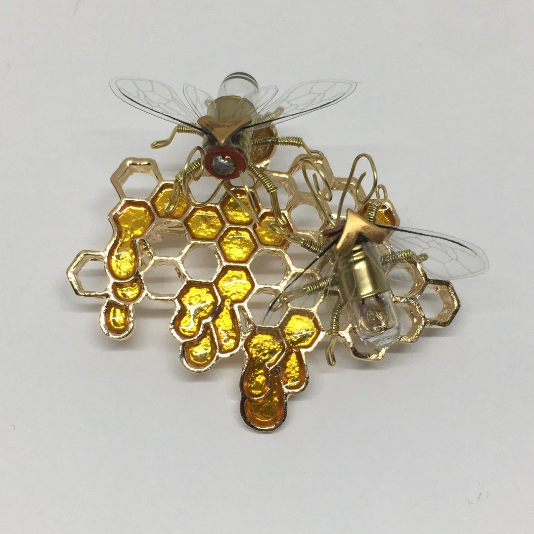 Steampunk Honeycomb and Clockwork Bee Brooch - Original Handmade ...