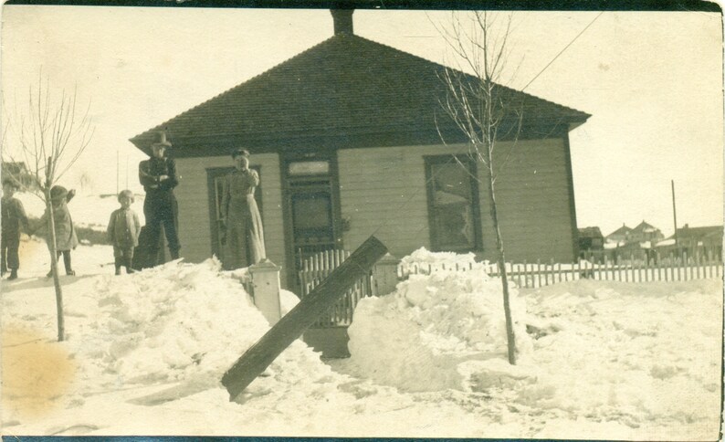 Winter Snow Family Standing on Shoveled Pile House Picket - Etsy