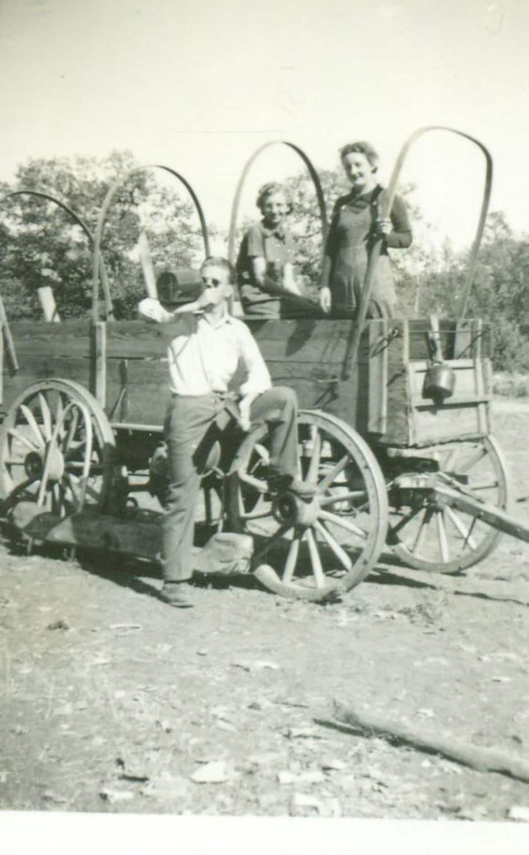 1940s Wild West Women Covered Wagon Man Drinking From Jug 40s Vintage ...