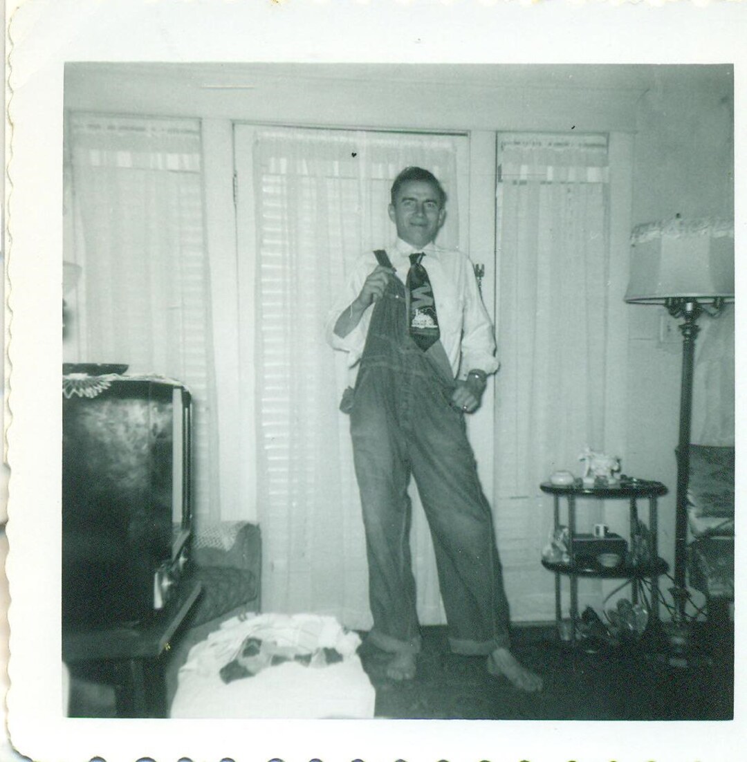 1950s Fathers Day Gifts Man in Denim Overalls and Wide Dad Tie 50s ...