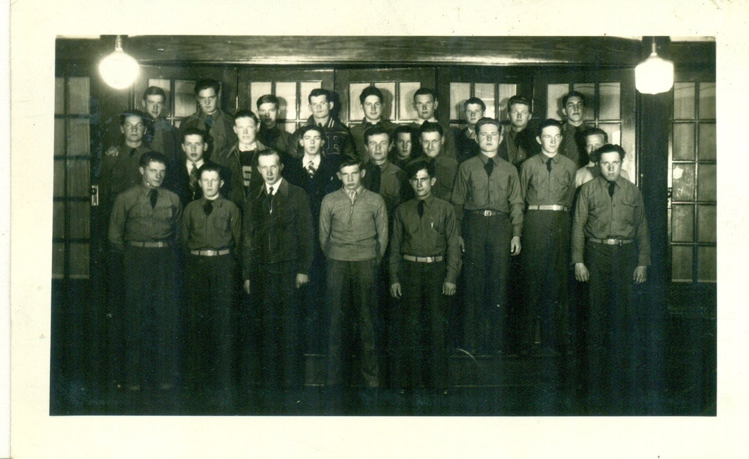WW2 Era Army Soldiers Barrack Group Photo Uniforms 1940s RPPC Real ...