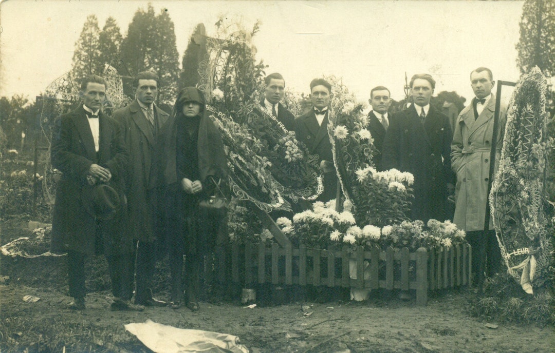 WW1 Era Soldier Funeral Flowers Grave Site Widow Black Veil Antique ...