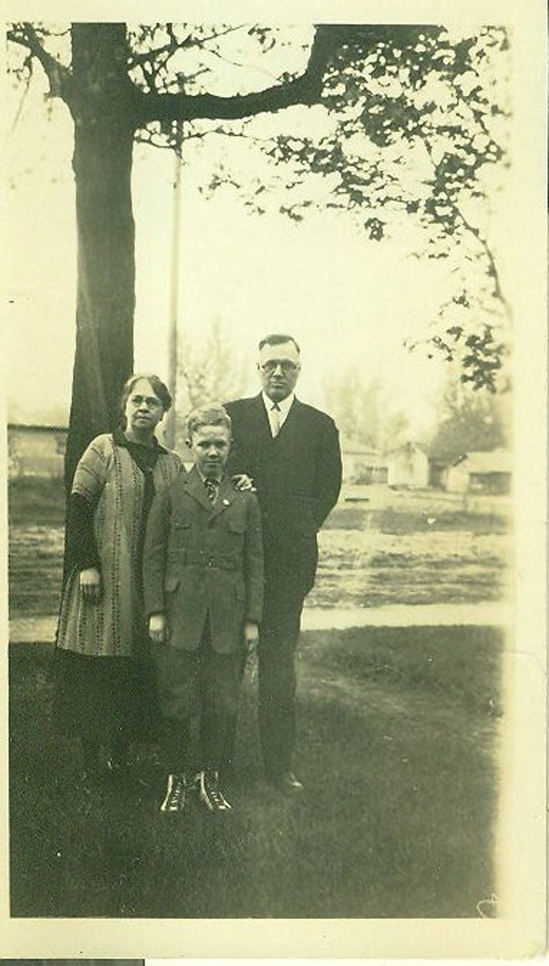 Vintage 1920s 1930s Photo Midwestern Family Photograph Sunday Best ...