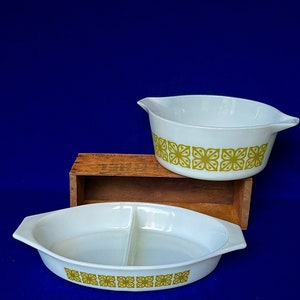 Pyrex Square Flower Verde Green 2 1/2 Qt and 1 1/2 Quart Divided Baking ...