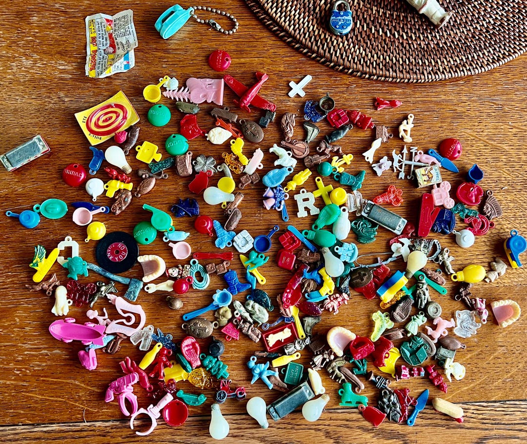 Lot of 250 Vintage Copper Metal Plastic Cracker Jack Gumball Charm ...