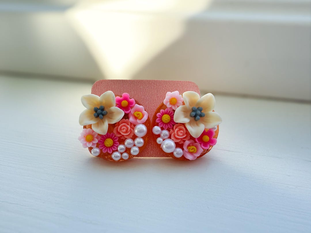 White Lilly and Pink Flower Epoxy Raisin Earrings, Studs - Etsy