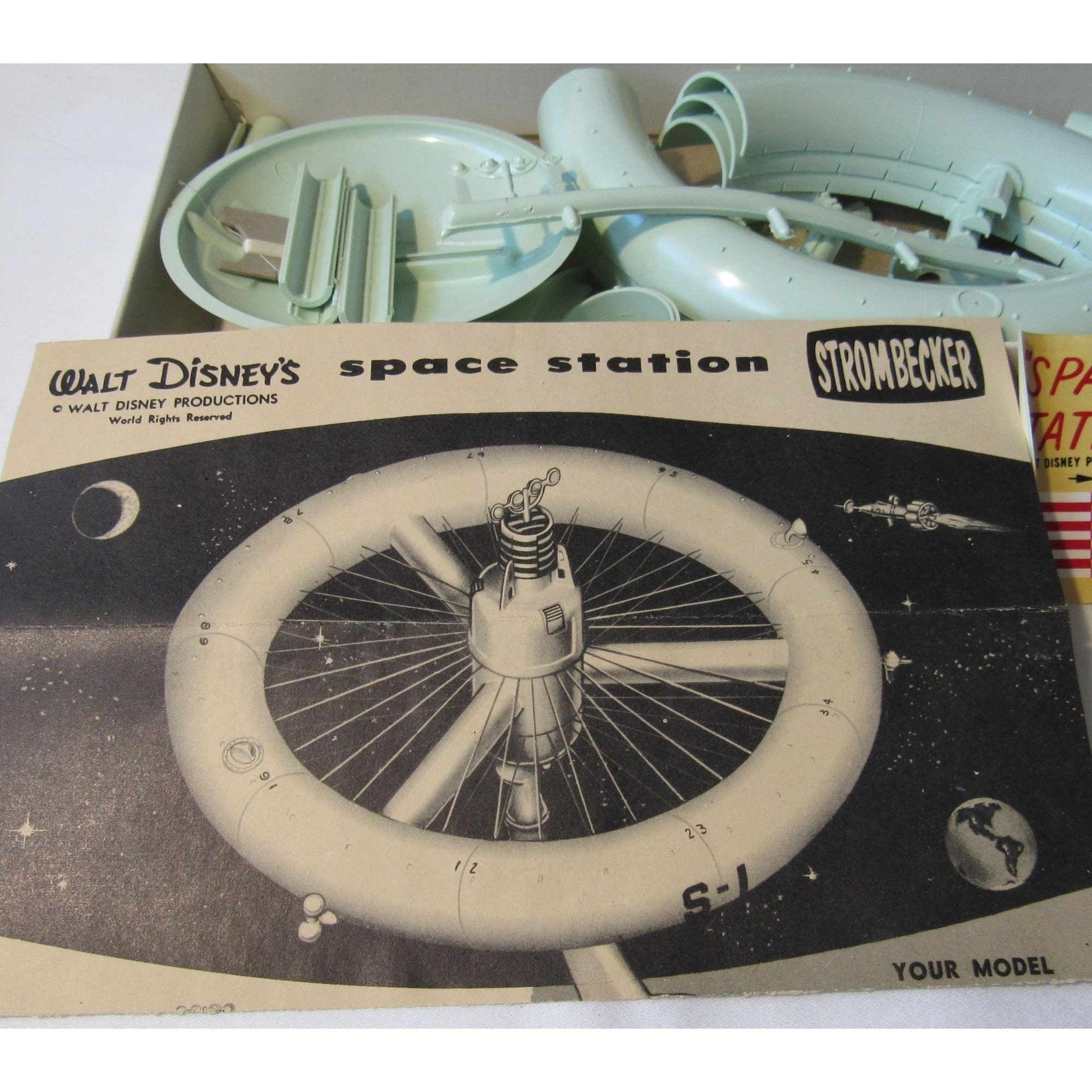 Vintage 1958 Walt Disneys Space Station Strombecker Model Kit D32 100 ...