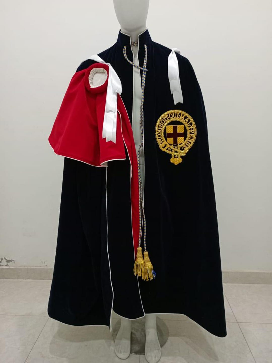 A Royal Tradition Garter Regalia: the History of the Garter Mantle Worn ...
