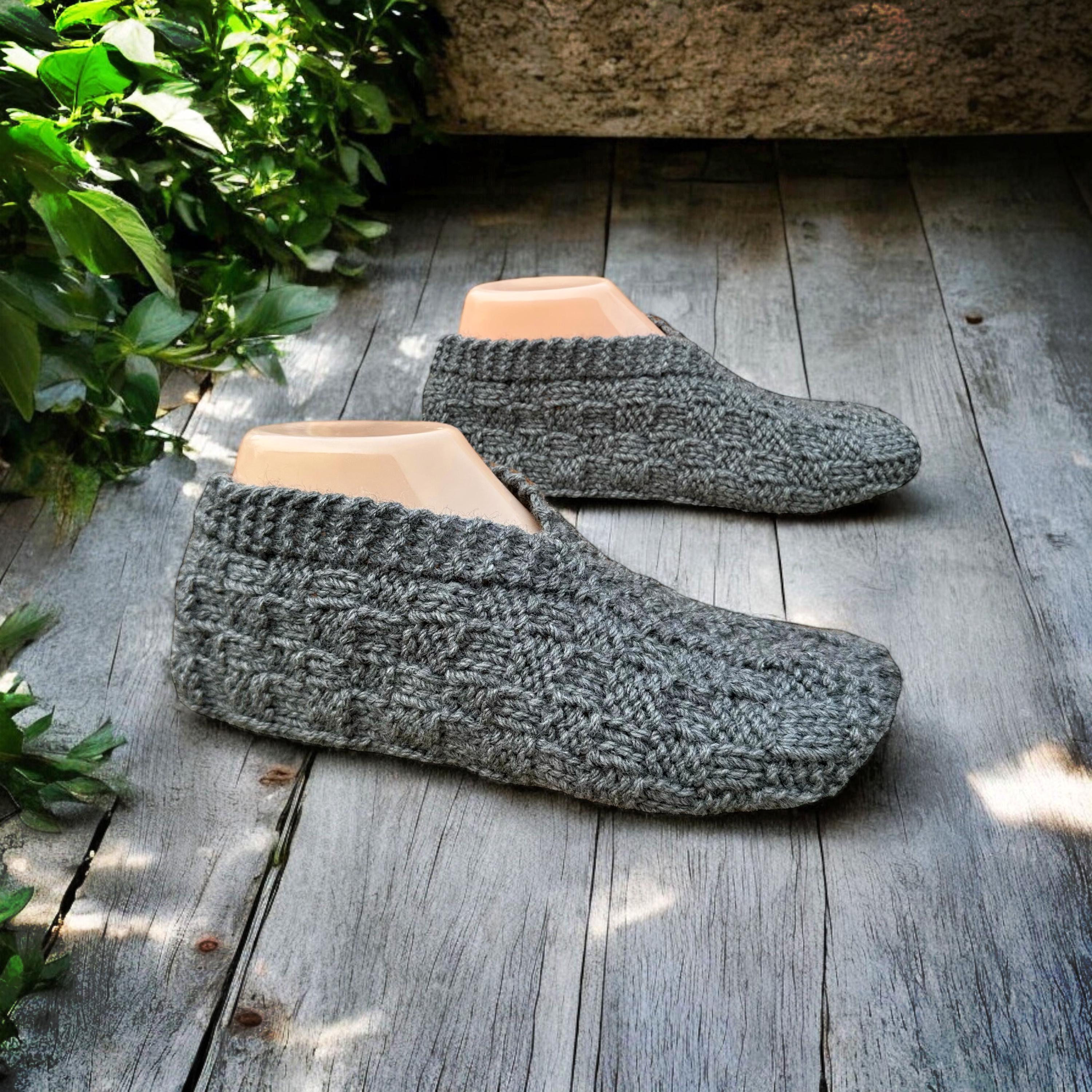Knitting Pattern - Easy to Knit Slipper Pattern for Men and Women ...
