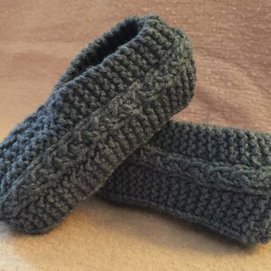 Knitting Pattern - Cable Knit Slippers Tutorial - Family Sizes ...
