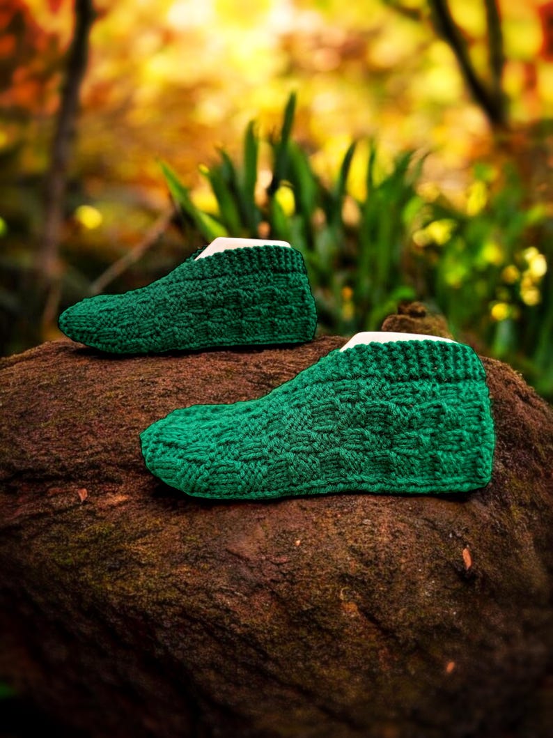 Knitting Pattern - Easy to Knit Slipper Pattern for Men and Women ...