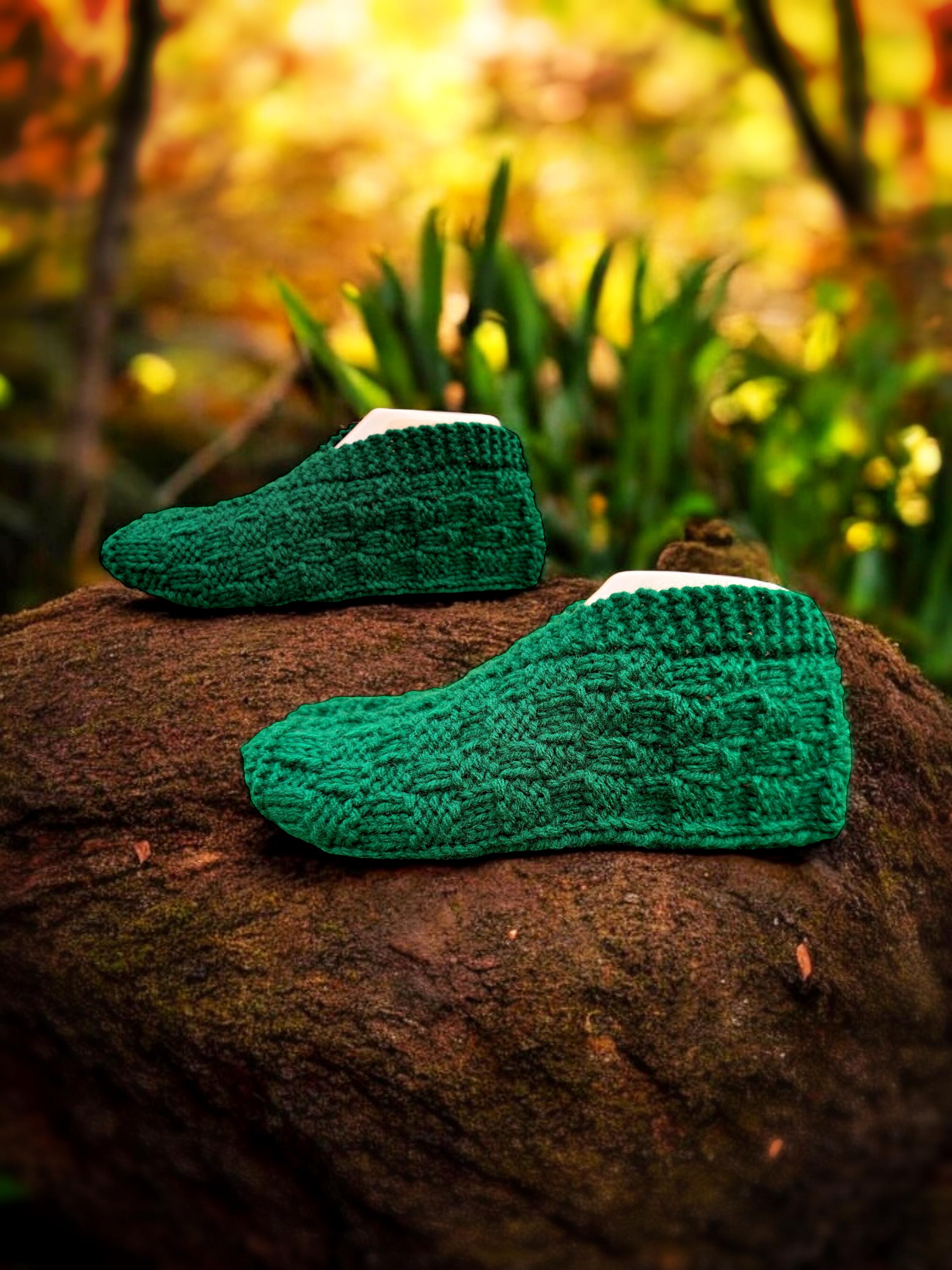 Knitting Pattern - Easy to Knit Slipper Pattern for Men and Women ...
