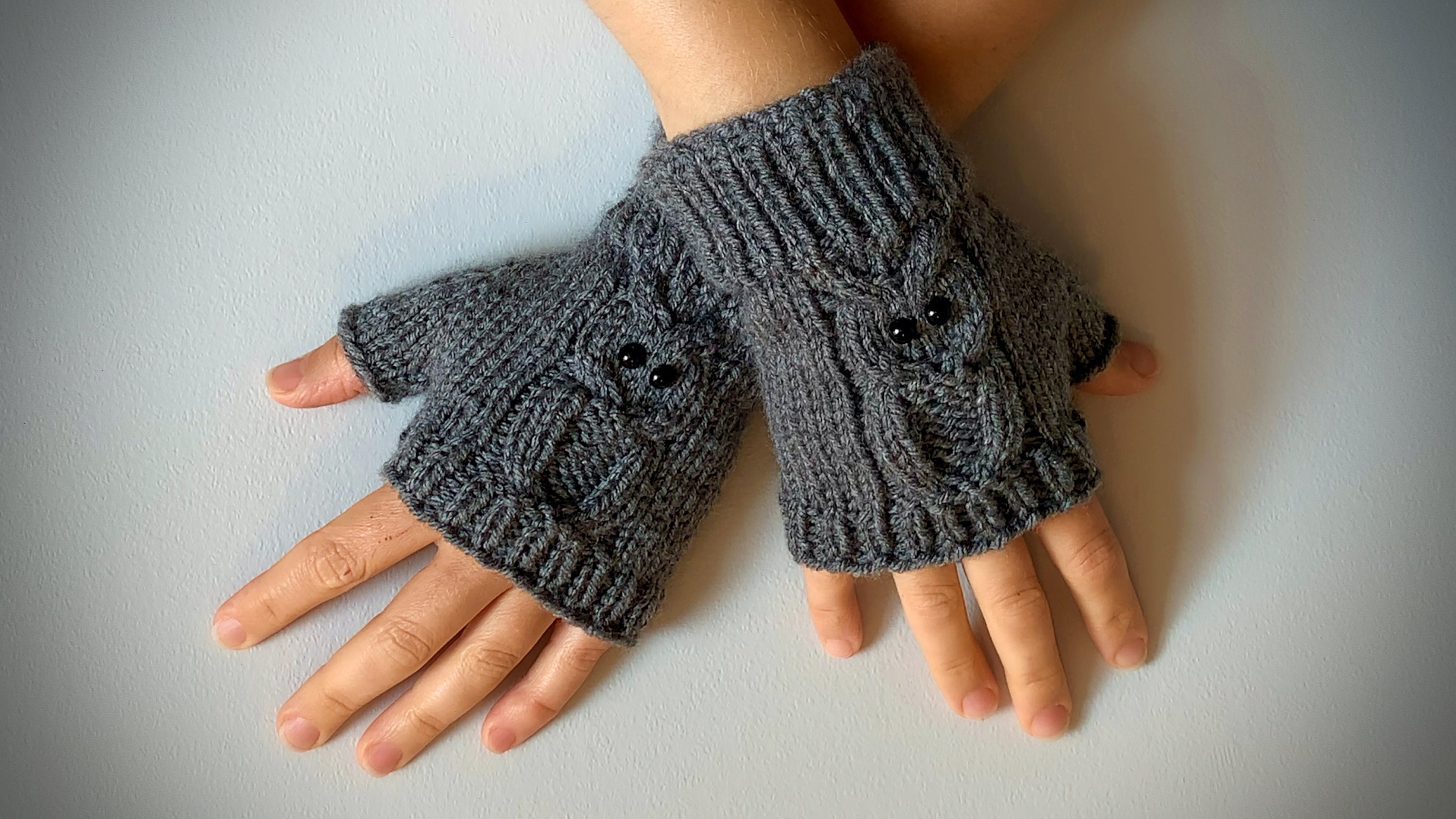 HAND KNIT Adult Owl Fingerless Granny Gloves Mittens Mitts - Etsy Canada