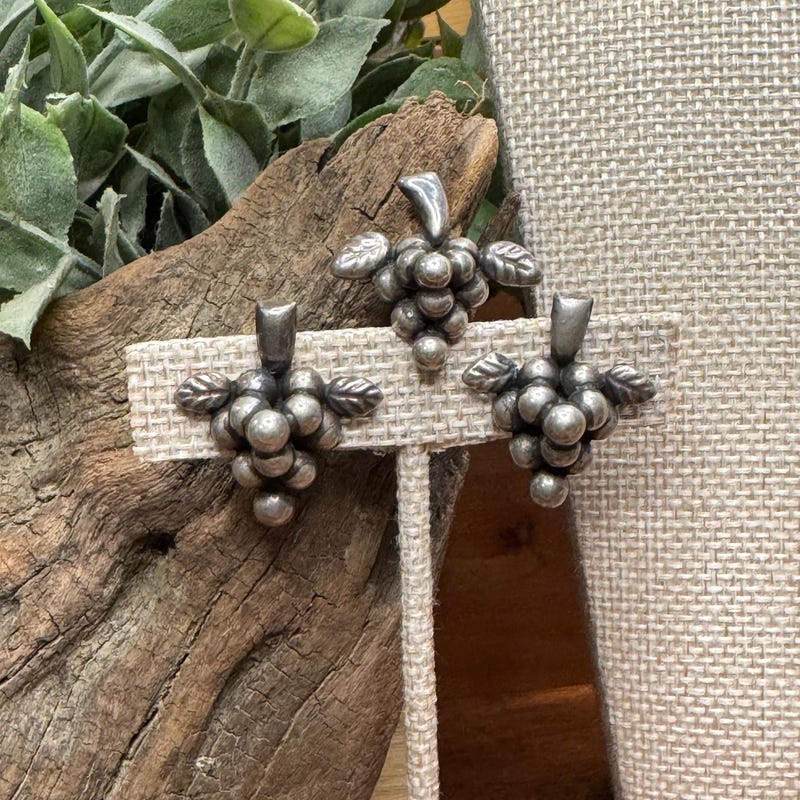 Silver Mexico Grapes - Etsy UK