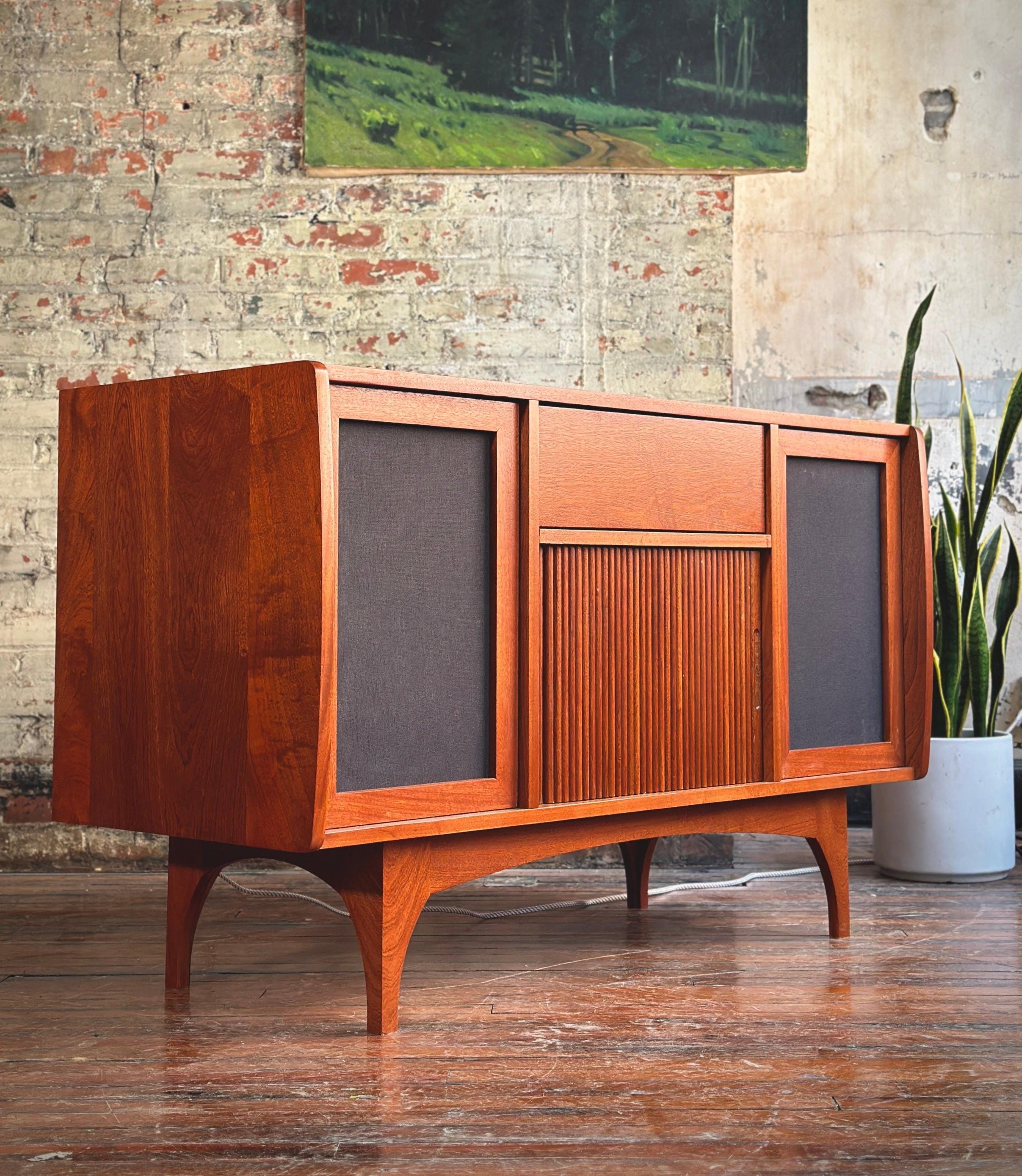 Solid Walnut Record Console Stereo - Customizable Relikcs Timbre 48 ...