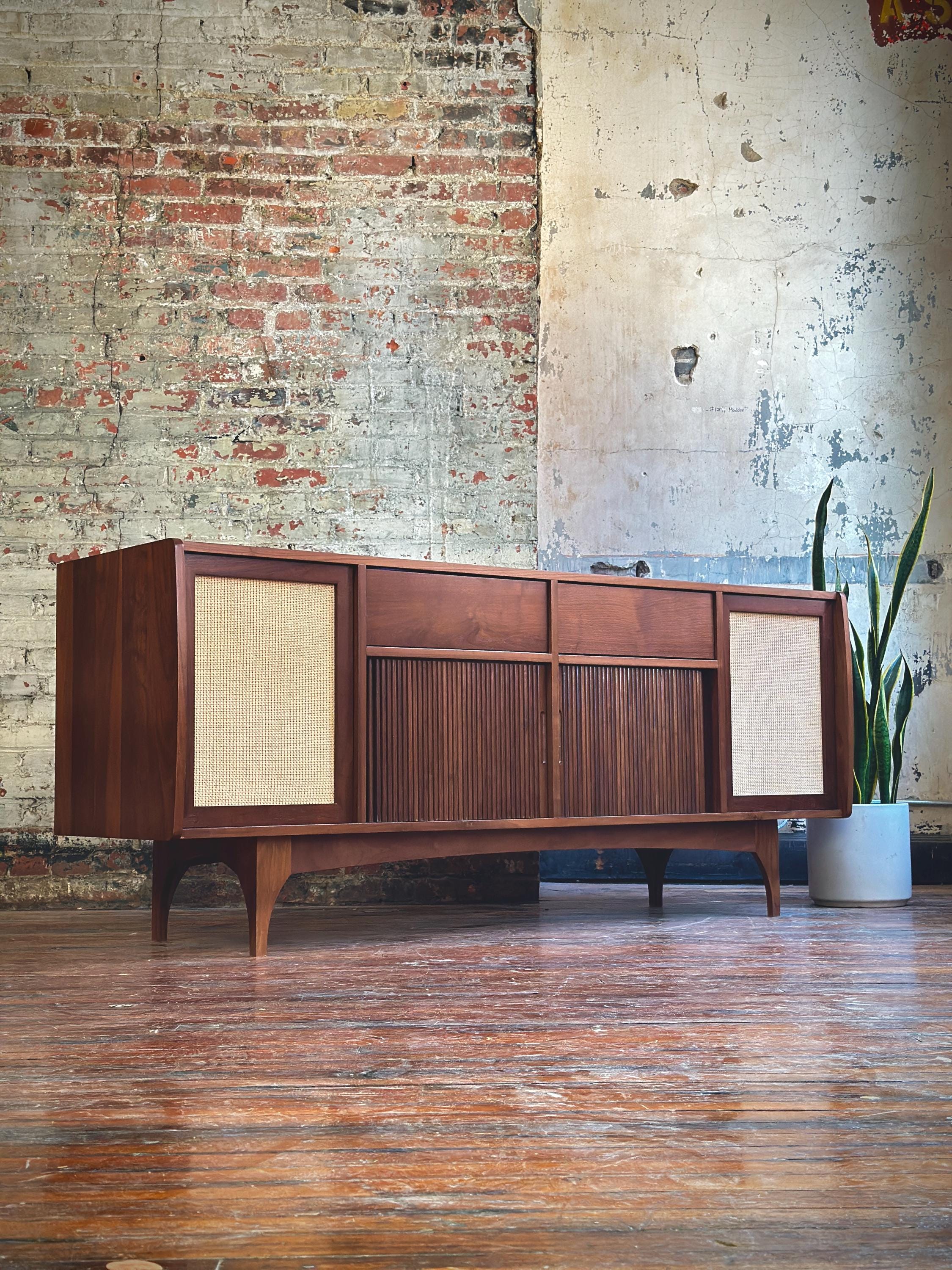 Solid Walnut Record Console Stereo - Customizable Relikcs Timbre 48 ...